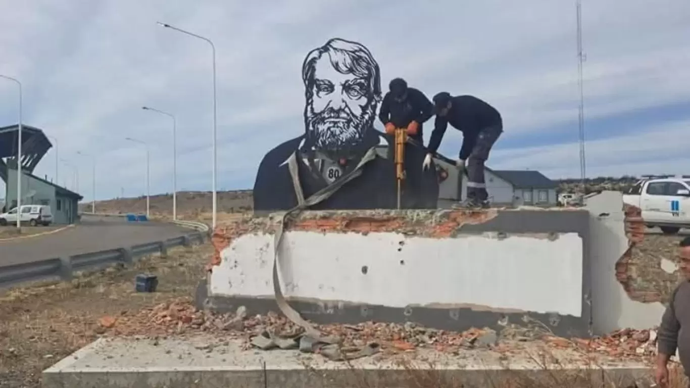 Miguel Jeronimo Villalba: "No es casualidad que tiren el monumento de ...