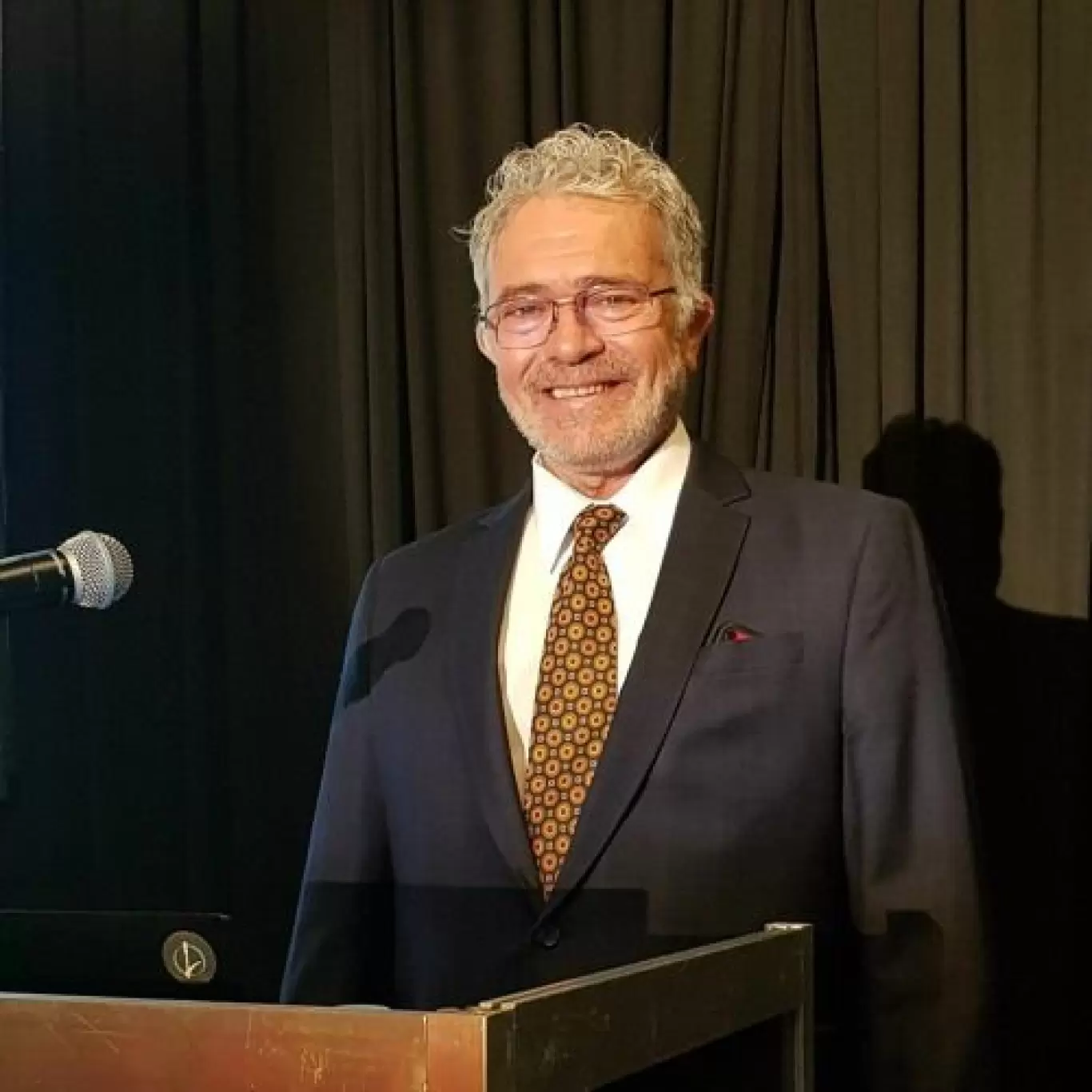 Gustavo Bodino : "La miopía debe ser estudiada desde muy temprana edad ...