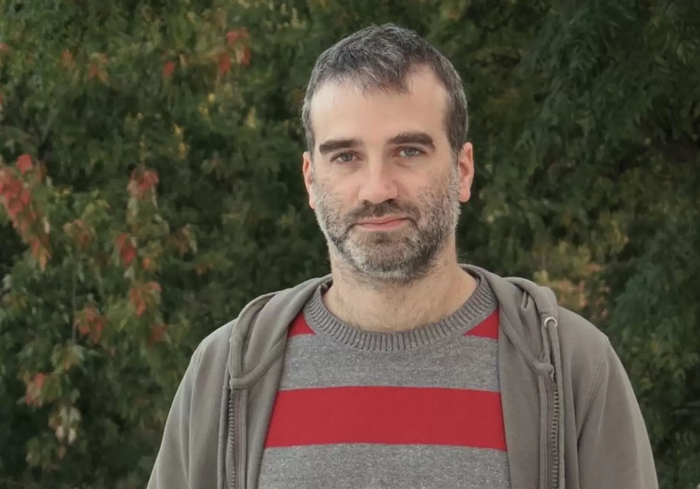 " 'Las manos sucias' habla de la casi imposibilidad de mantenerse puro ...